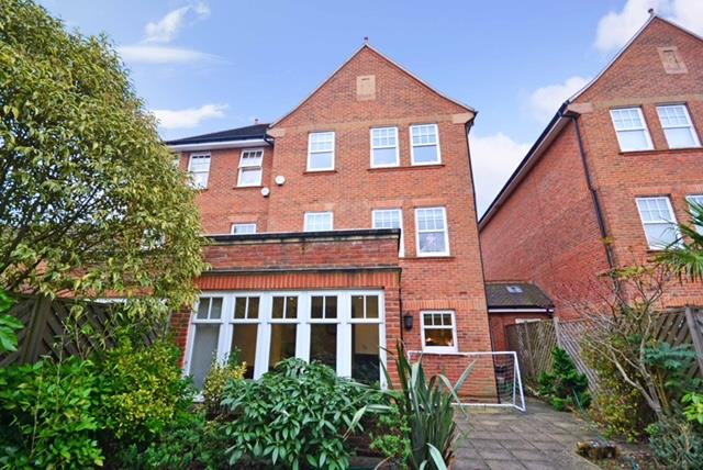 Hawksgrove Estates | Mountview Close, London